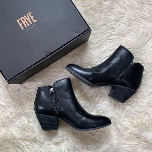 Frye | Shoes | Frye Judith Black Leather Double Zip Ankle Booties ...